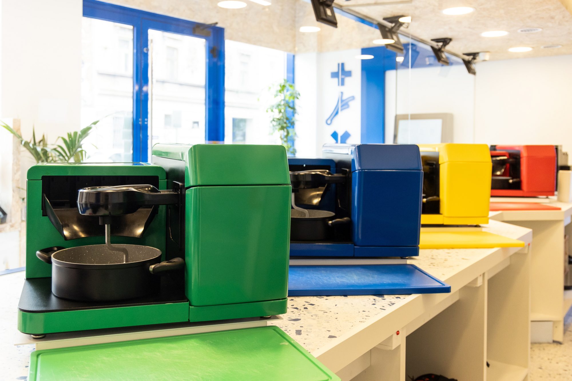 A lunchtime chat with Bots&Pots robot chefs!